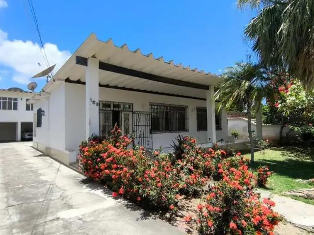 Casa / Sobrado para Venda em Araruama/RJ Iguabinha 3 Quartos