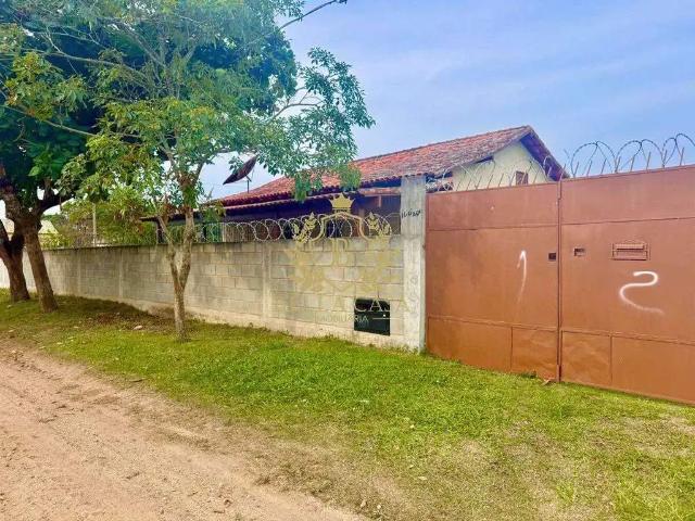 Casa / Sobrado para Venda em Araruama/RJ Parati 3 Quartos