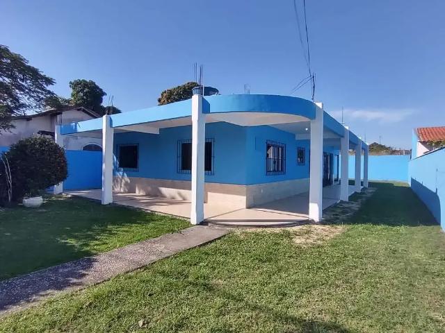 Casa / Sobrado para Venda em Araruama/RJ Parati 3 Quartos