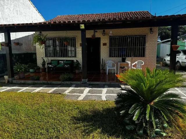 Casa / Sobrado para Venda em Araruama/RJ Parati 3 Quartos