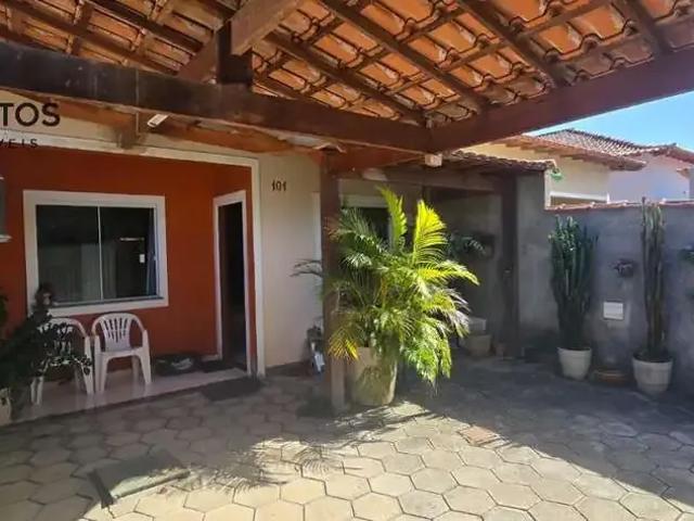 Casa / Sobrado para Venda em Araruama/RJ Três Vendas 2 Quartos