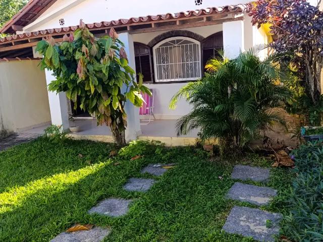 Casa / Sobrado para Venda em Araruama/RJ Vila Capri 4 Quartos