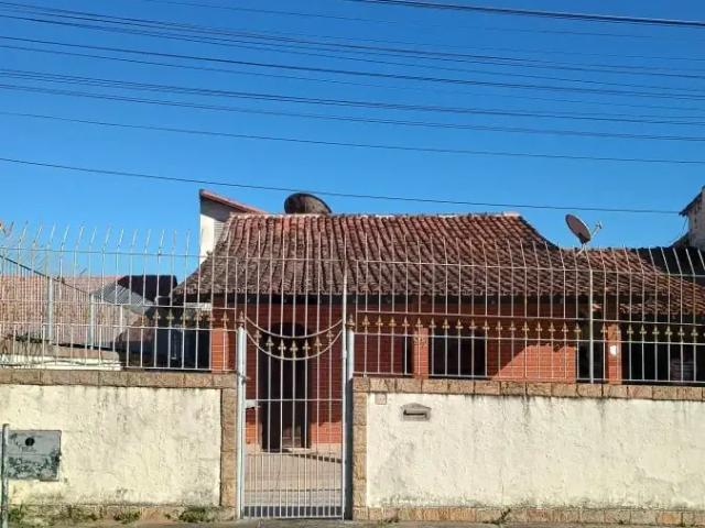 Casa / Sobrado para Venda em Araruama/RJ Vila Capri 5 Quartos