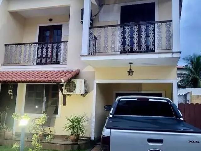 Casa / Sobrado para Venda em Araruama/RJ XV de Novembro 4 Quartos