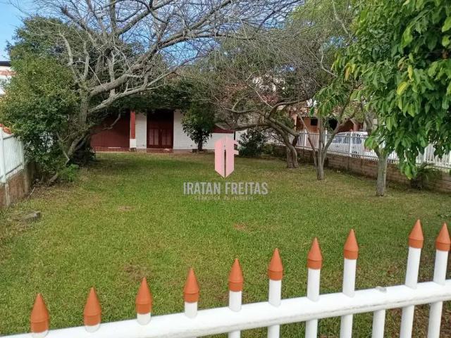 Casa / Sobrado para Venda em Arroio do Sal/RS Centro 2 Quartos