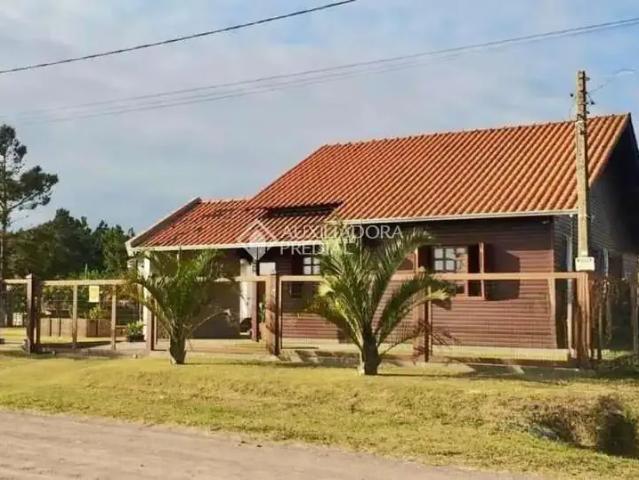 Casa / Sobrado para Venda em Arroio do Sal/RS Centro 3 Quartos