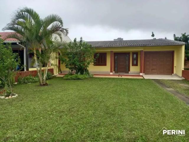 Casa / Sobrado para Venda em Arroio do Sal/RS Centro 3 Quartos