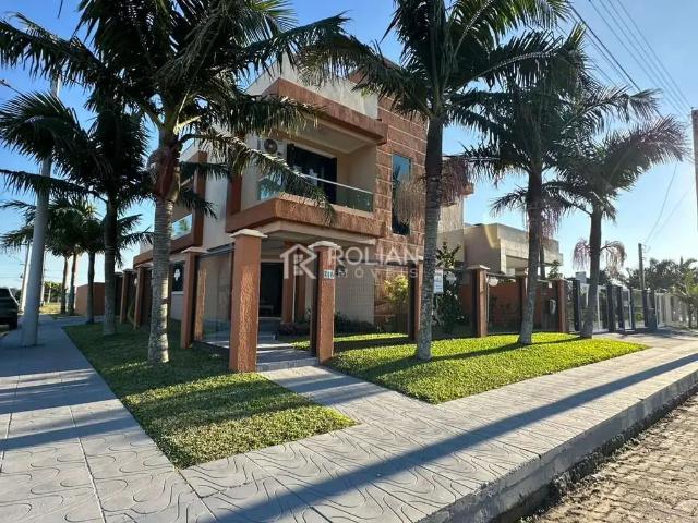 Casa / Sobrado para Venda em Arroio do Sal/RS Centro 3 Quartos