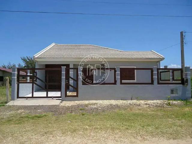 Casa / Sobrado para Venda em Arroio do Sal/RS Centro 4 Quartos