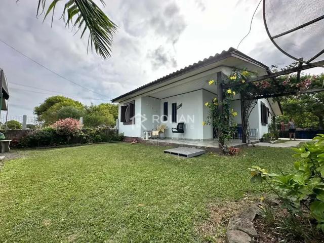 Casa / Sobrado para Venda em Arroio do Sal/RS Balneário Figueirinha 2 Quartos