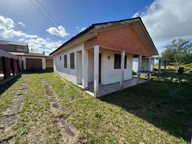 Casa / Sobrado para Venda em Arroio do Sal/RS Balneário Figueirinha 2 Quartos