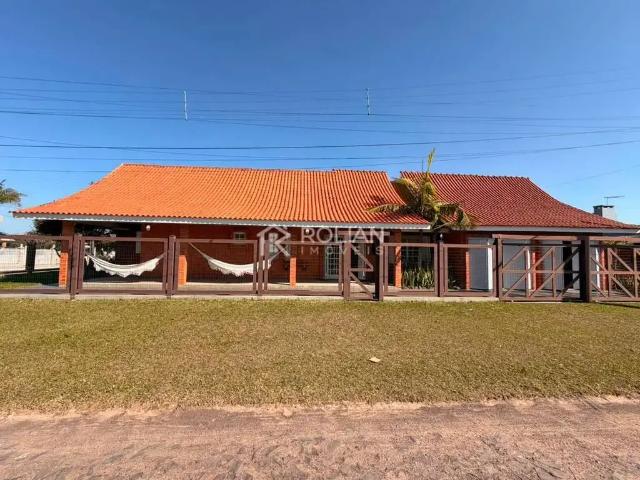Casa / Sobrado para Venda em Arroio do Sal/RS Malinsky 4 Quartos
