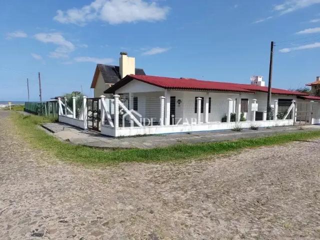 Casa / Sobrado para Venda em Arroio do Sal/RS Pérola 3 Quartos