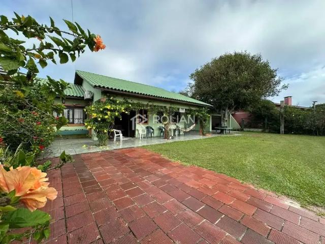 Casa / Sobrado para Venda em Arroio do Sal/RS Praia Rondinha Velha 4 Quartos
