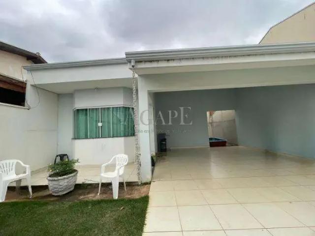 Casa / Sobrado para Venda em Artur Nogueira/SP Centro 4 Quartos