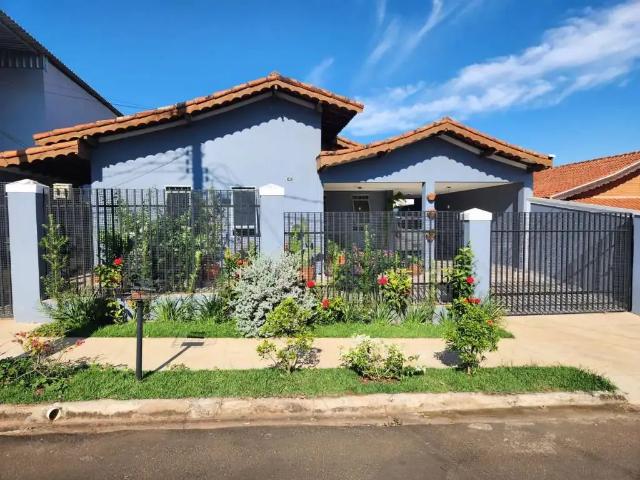 Casa / Sobrado para Venda em Artur Nogueira/SP Itamaraty 4 Quartos