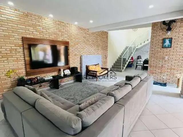 Casa / Sobrado para Venda em Arujá/SP Centro 4 Quartos