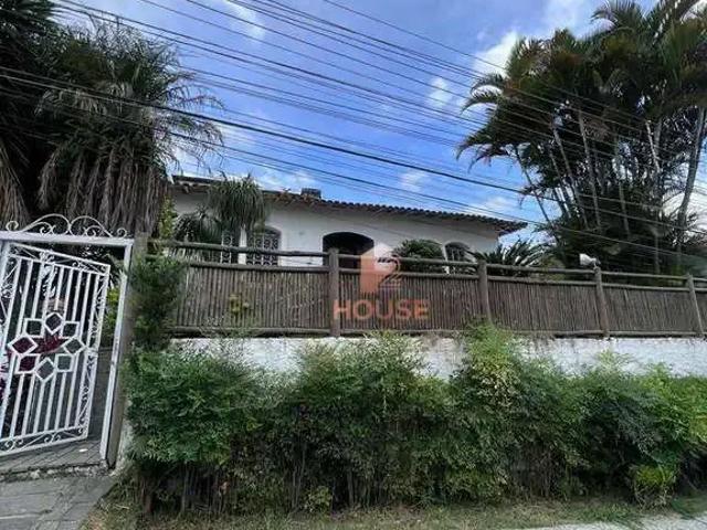 Casa / Sobrado para Venda em Arujá/SP Centro 3 Quartos