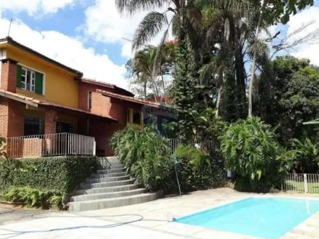 Casa / Sobrado para Venda em Arujá/SP Jardim Pinheiro 5 Quartos