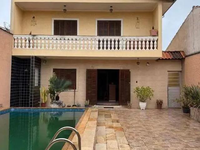 Casa / Sobrado para Venda em Arujá/SP Jordanópolis 3 Quartos