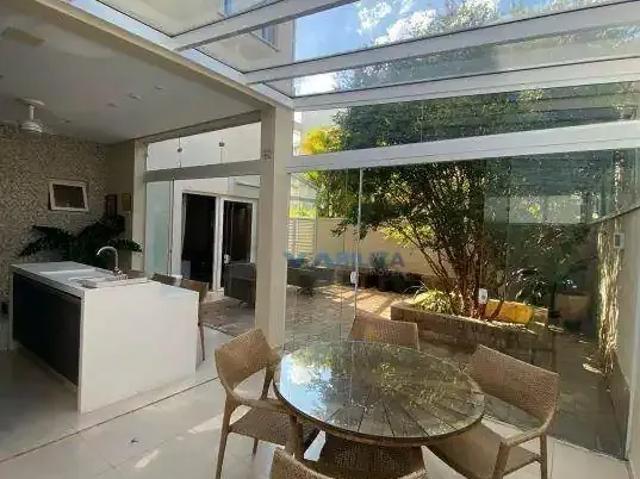 Casa / Sobrado para Venda em Arujá/SP Residencial Real Park 4 Quartos