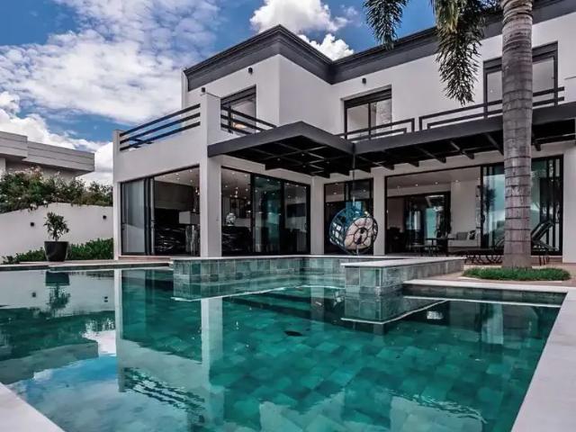 Casa / Sobrado para Venda em Atibaia/SP Condomínio Residencial Shamballa III 4 Quartos