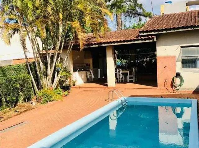 Casa / Sobrado para Venda em Atibaia/SP Centro 3 Quartos