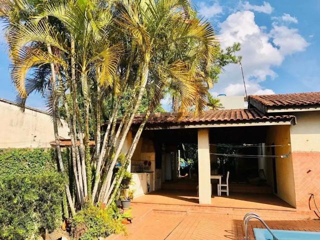 Casa / Sobrado para Venda em Atibaia/SP Centro 4 Quartos