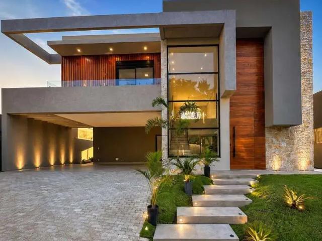 Casa / Sobrado para Venda em Atibaia/SP Centro 4 Quartos