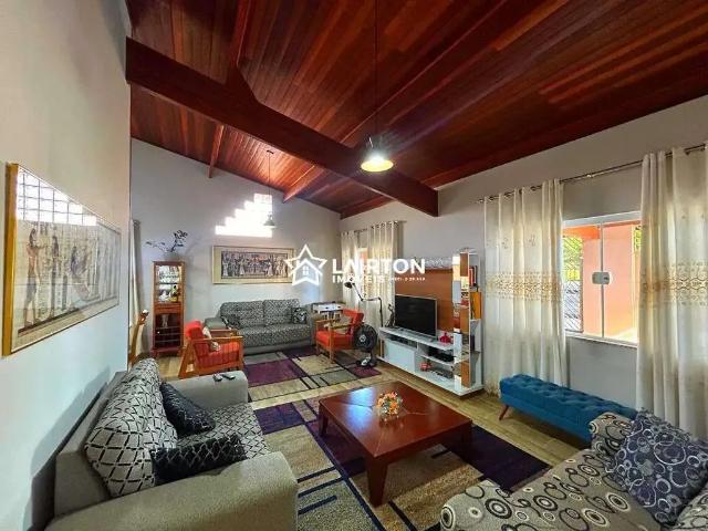 Casa / Sobrado para Venda em Atibaia/SP Alvinópolis 4 Quartos