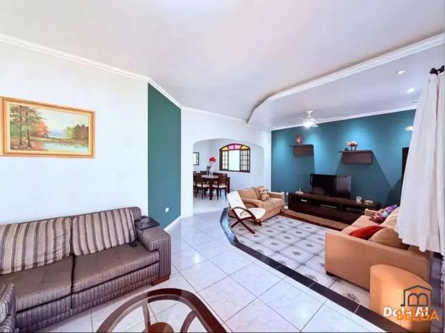 Casa / Sobrado para Venda em Atibaia/SP Jardim dos Pinheiros 4 Quartos