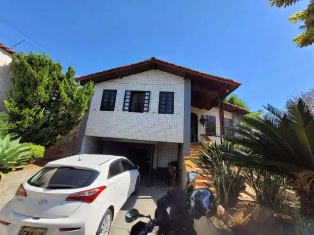 Casa / Sobrado para Venda em Atibaia/SP Jardim Imperial 4 Quartos