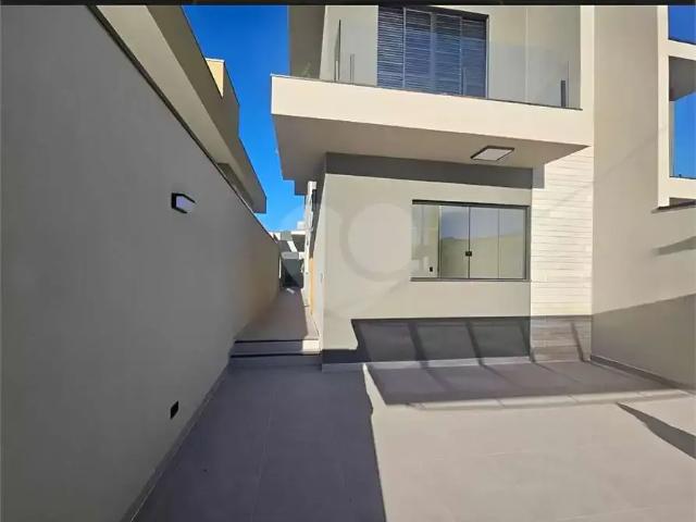 Casa / Sobrado para Venda em Atibaia/SP Jardim Jaraguá 3 Quartos