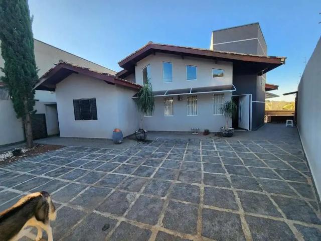 Casa / Sobrado para Venda em Atibaia/SP Jardim Paulista 3 Quartos