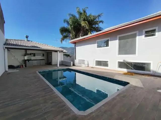 Casa / Sobrado para Venda em Atibaia/SP Jardim Paulista 4 Quartos