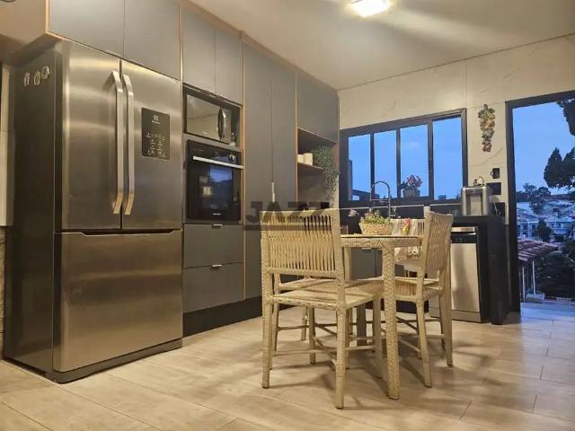 Casa / Sobrado para Venda em Atibaia/SP Jardim Paulista 5 Quartos