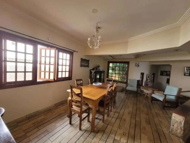 Casa / Sobrado para Venda em Atibaia/SP Loteamento Loanda 4 Quartos
