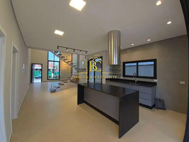 Casa / Sobrado para Venda em Atibaia/SP Marmeleiro 3 Quartos