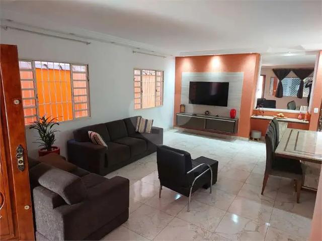 Casa / Sobrado para Venda em Atibaia/SP Nova Cerejeira 3 Quartos