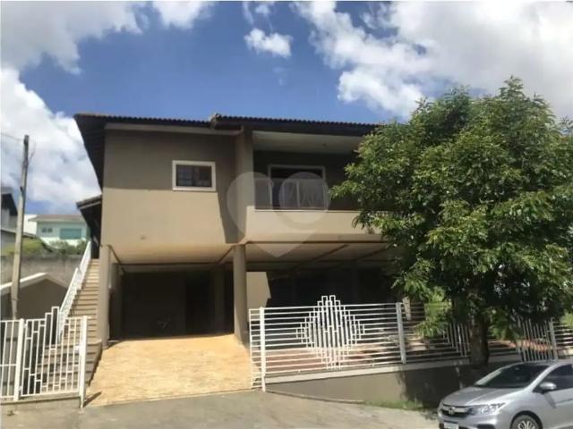 Casa / Sobrado para Venda em Atibaia/SP Nova Gardênia 4 Quartos