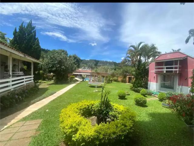 Casa / Sobrado para Venda em Atibaia/SP Nova Gardênia 5 Quartos