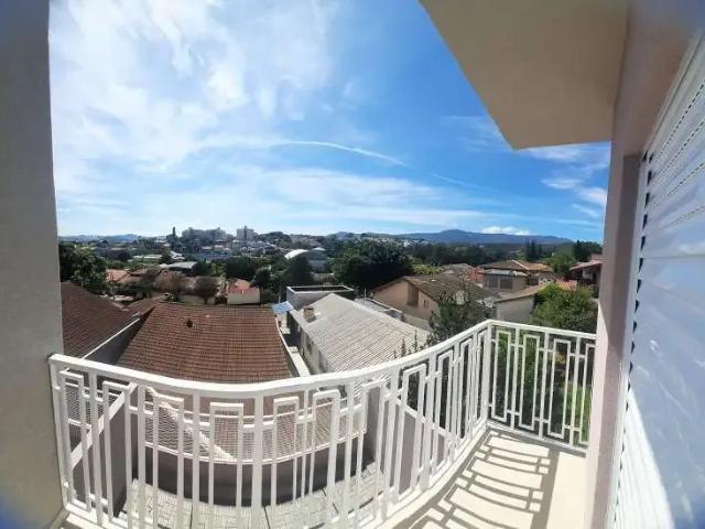 Casa / Sobrado para Venda em Atibaia/SP Samambaia Parque Residencial 3 Quartos