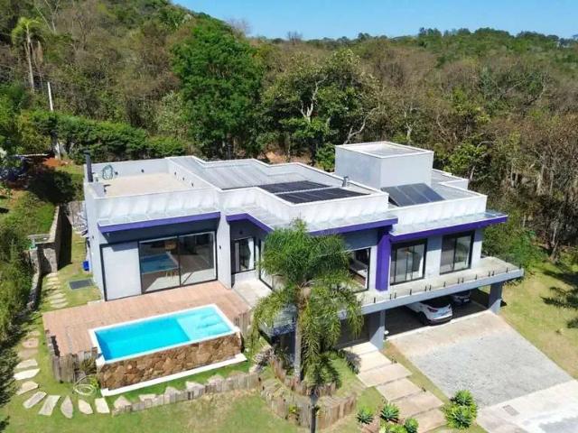 Casa / Sobrado para Venda em Atibaia/SP Portão 4 Quartos