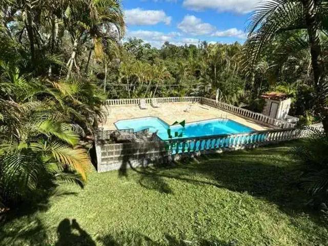 Casa / Sobrado para Venda em Atibaia/SP Portão 5 Quartos