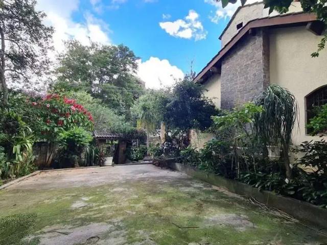 Casa / Sobrado para Venda em Atibaia/SP Retiro das Fontes 5 Quartos