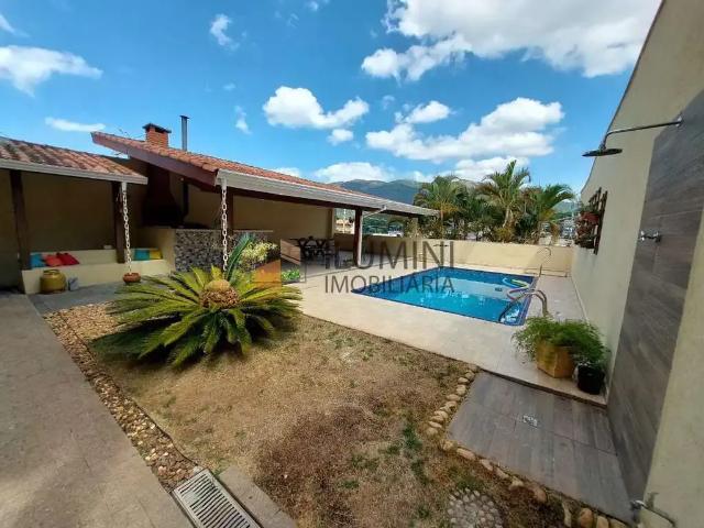 Casa / Sobrado para Venda em Atibaia/SP Recreio Maristela 3 Quartos