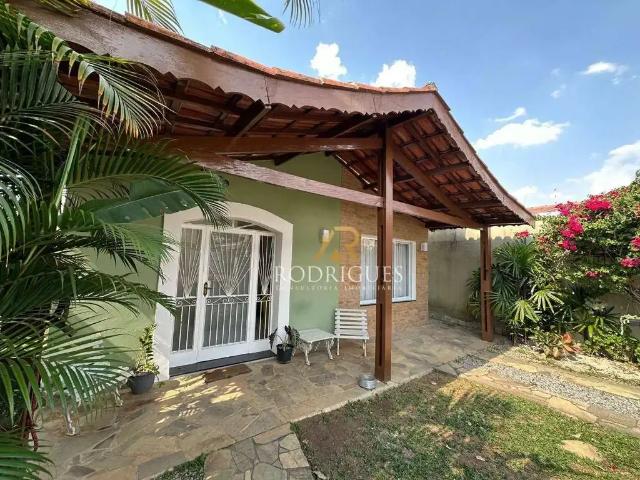 Casa / Sobrado para Venda em Atibaia/SP Vila Helena 3 Quartos
