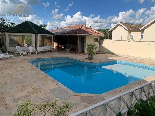 Casa / Sobrado para Venda em Atibaia/SP Vila Helena 4 Quartos