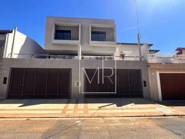 Casa / Sobrado para Venda em Atibaia/SP Vila Loanda 3 Quartos