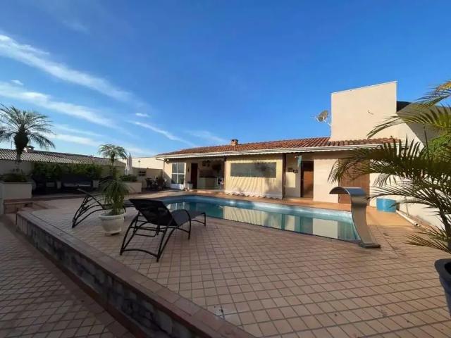 Casa / Sobrado para Venda em Atibaia/SP Vila Loanda 4 Quartos